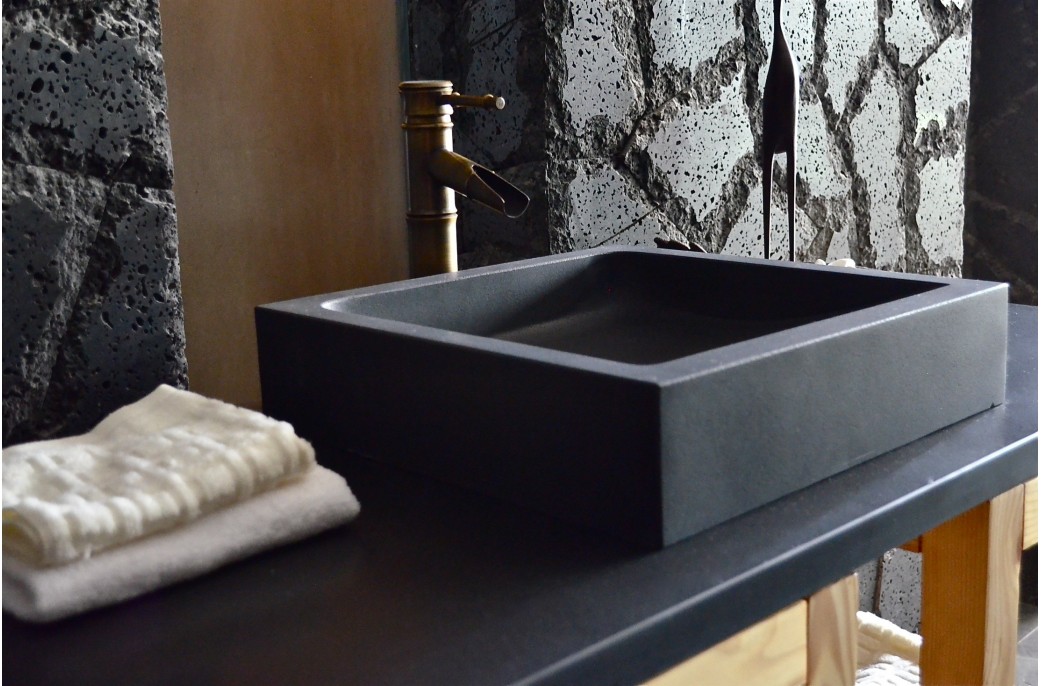 Vasque en pierre naturelle pour salle de bain - LivingRoc